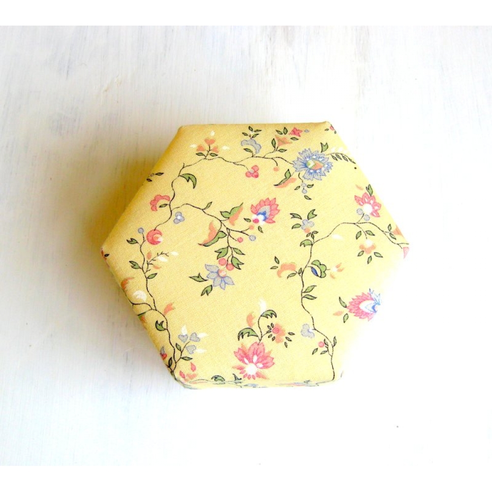 Fabric covered box, lidded | Birgitte Hendricks